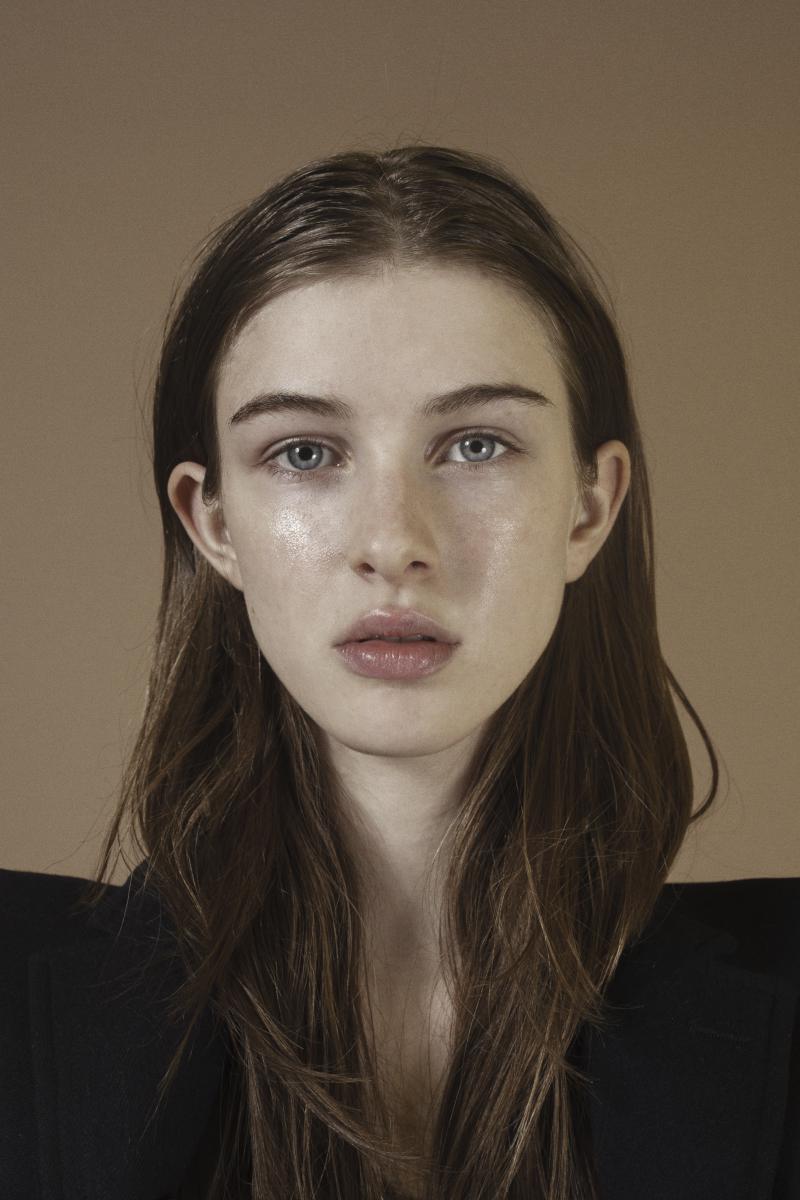 Karis Dawson - Models - Lizbell Agency